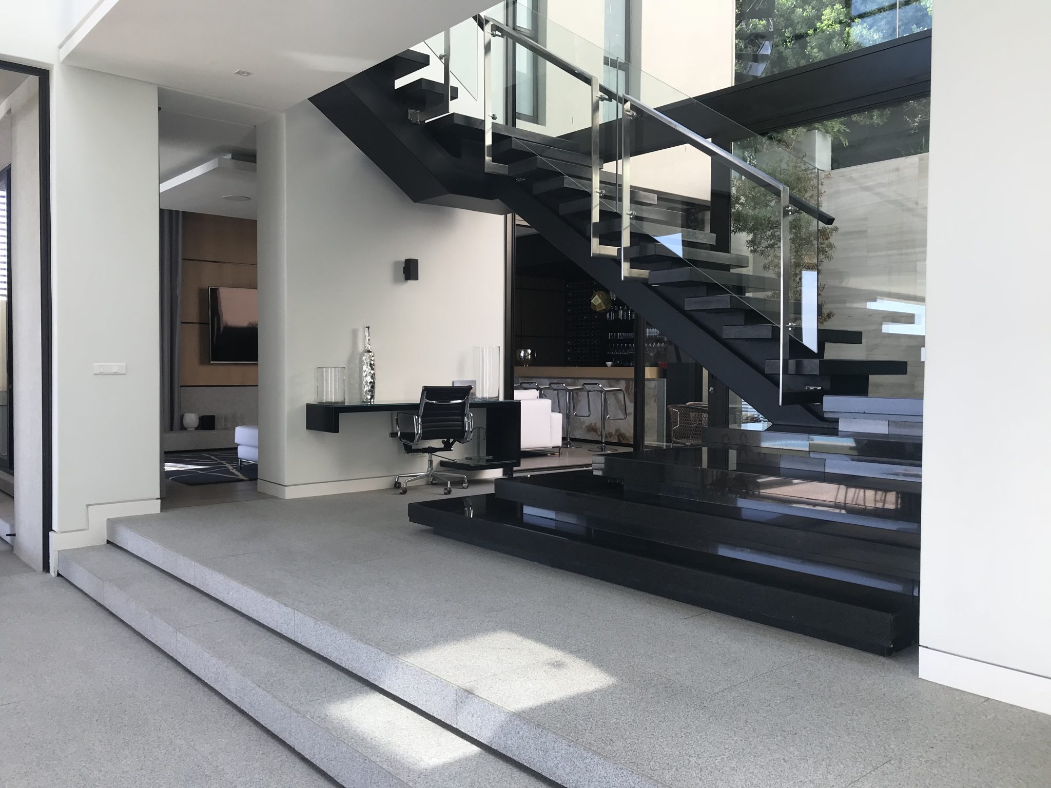 EMPIRE PROJECTS – Glass and Aluminium Specialist
